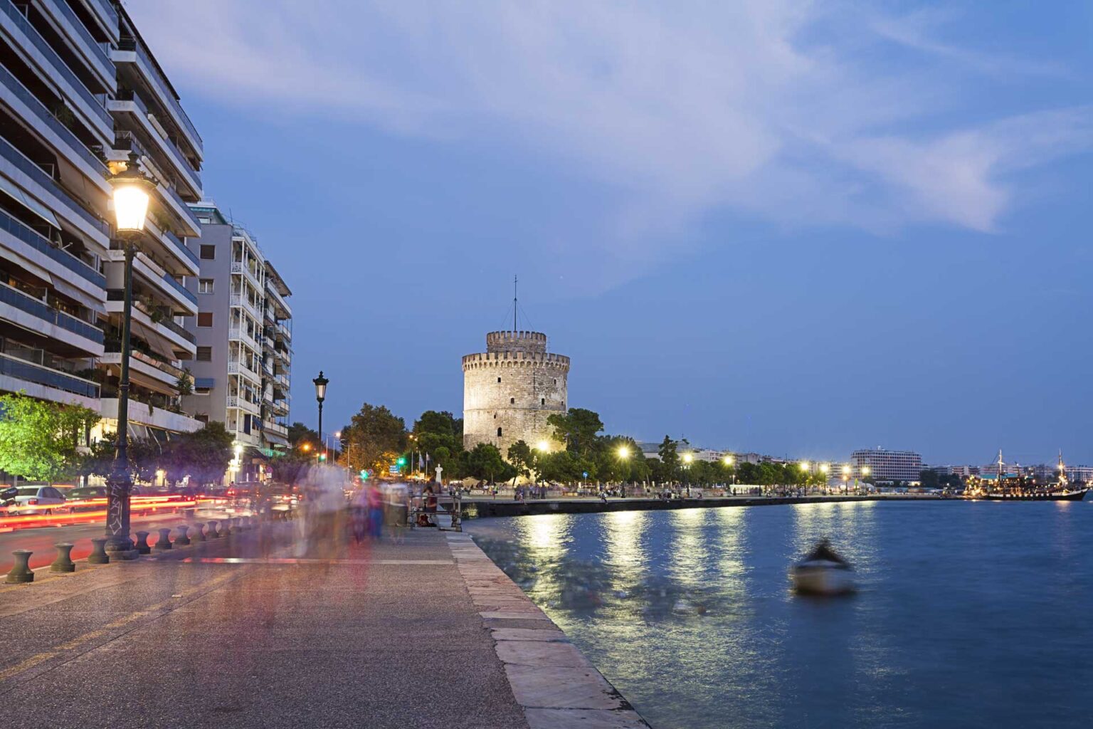 Σειρήνες συναγερμού για αεροπορική επιδρομή ήχησαν στο μεγαλύτερο μέρος ...